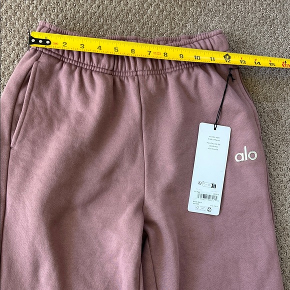 ALO Yoga | Pants & Jumpsuits | Alo Accolade Sweatpants | Poshmark
